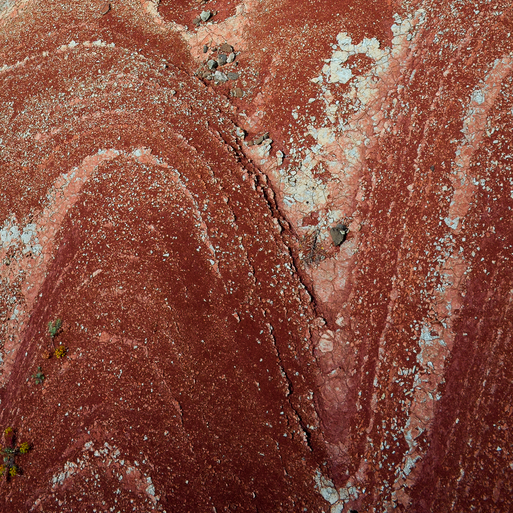 Terres rouges du Salagou – LA TERRE AU BOUT DU FIL